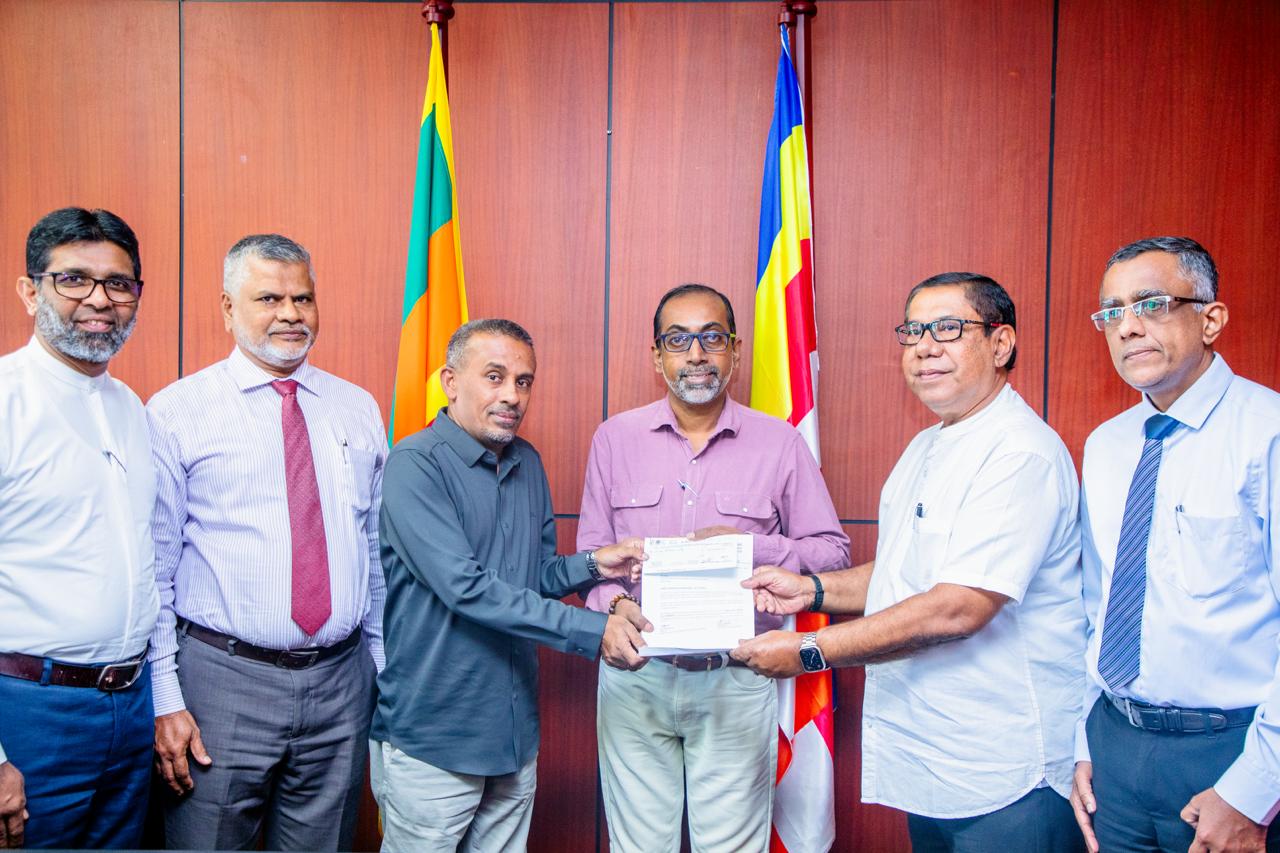 Sri Lanka Hajj Committee donates Rs. 5 million for the renovation of ...