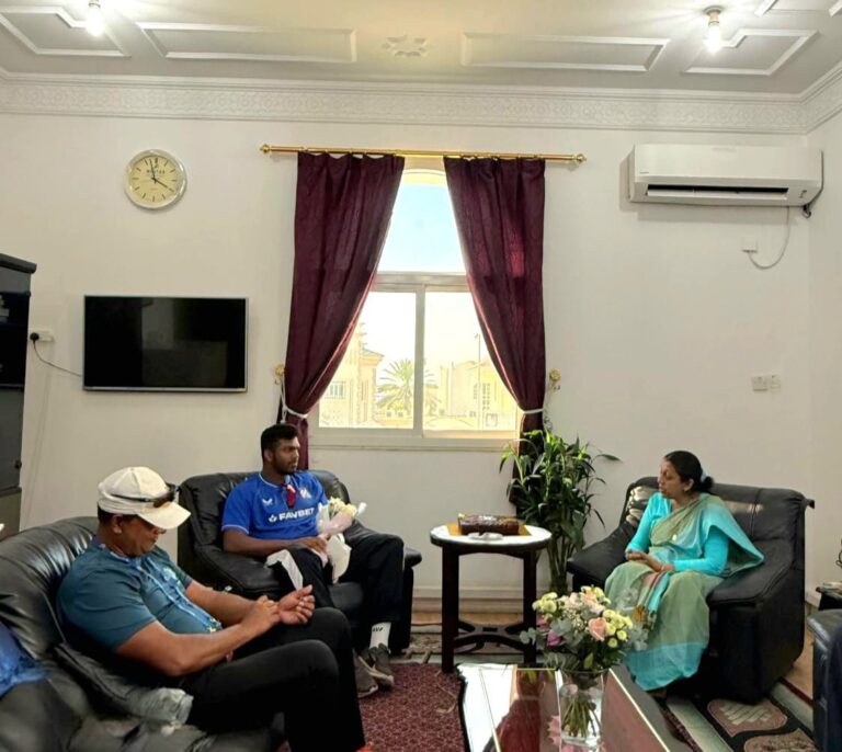 Sri Lanka Embassy in Doha Felicitates World Champion Javelin Thrower ...